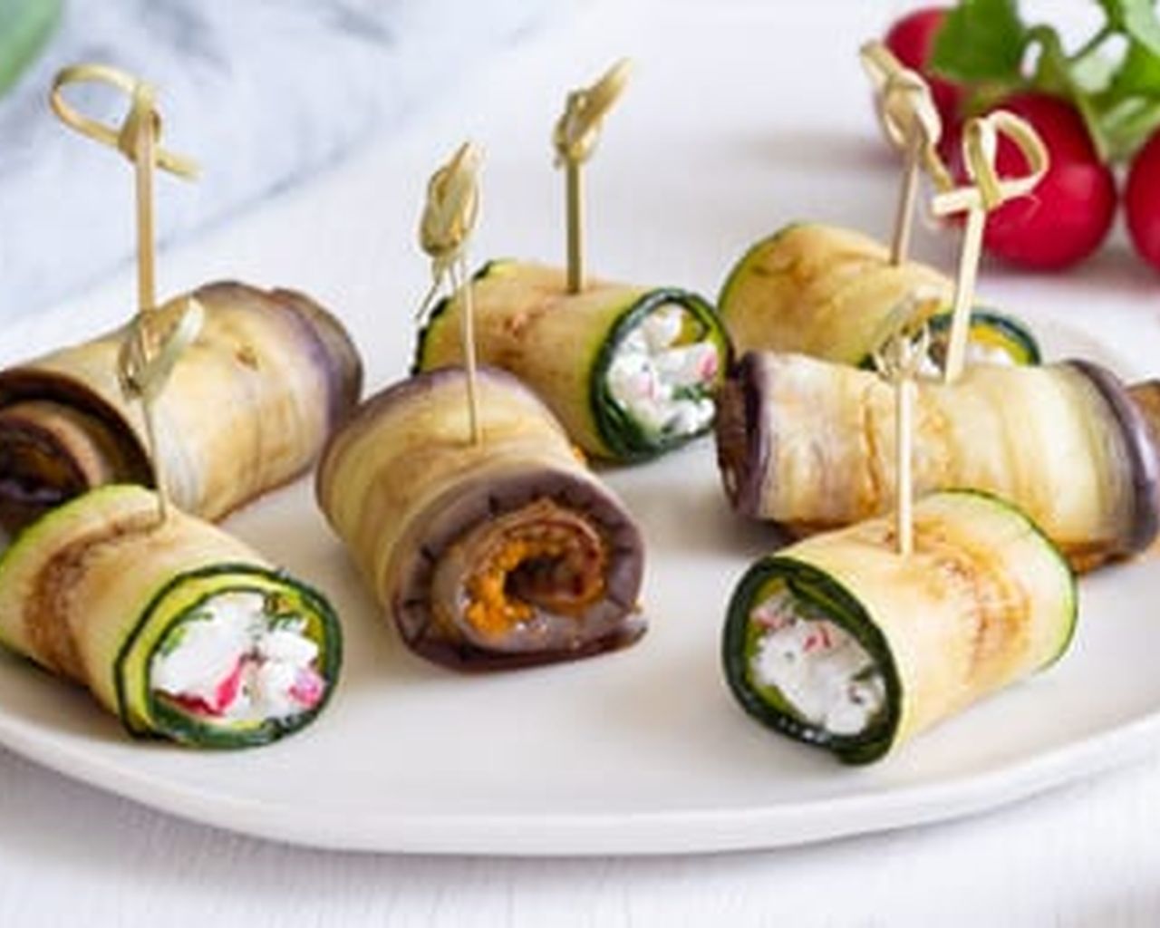 Courgetterolletjes met romige groentespread | SlimKookboek