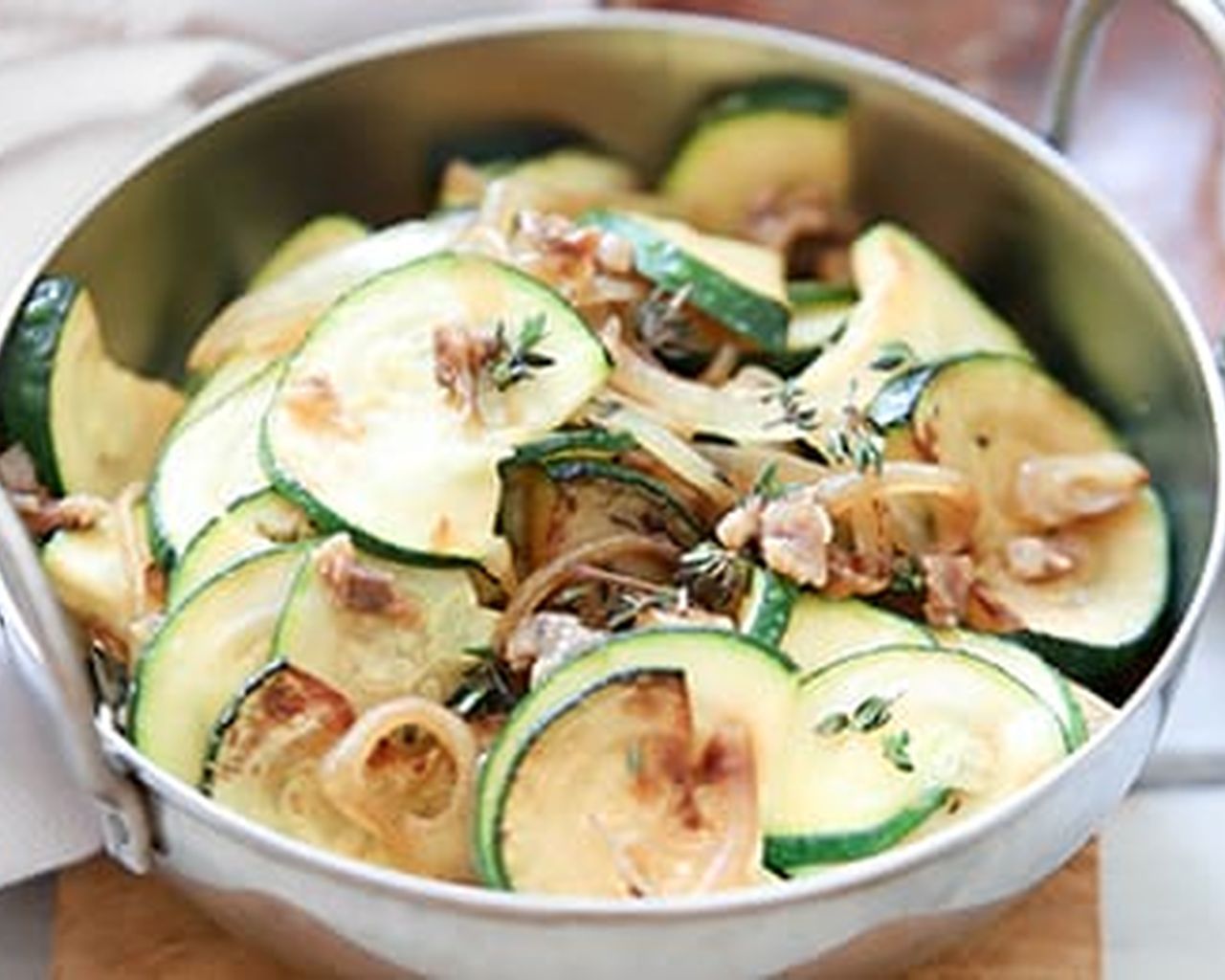 Courgette met ansjovis en ui | SlimKookboek